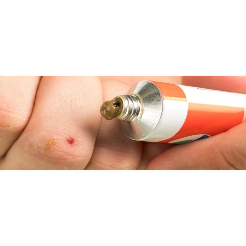 Vishnevsky's ointment - old-fashioned remedy.