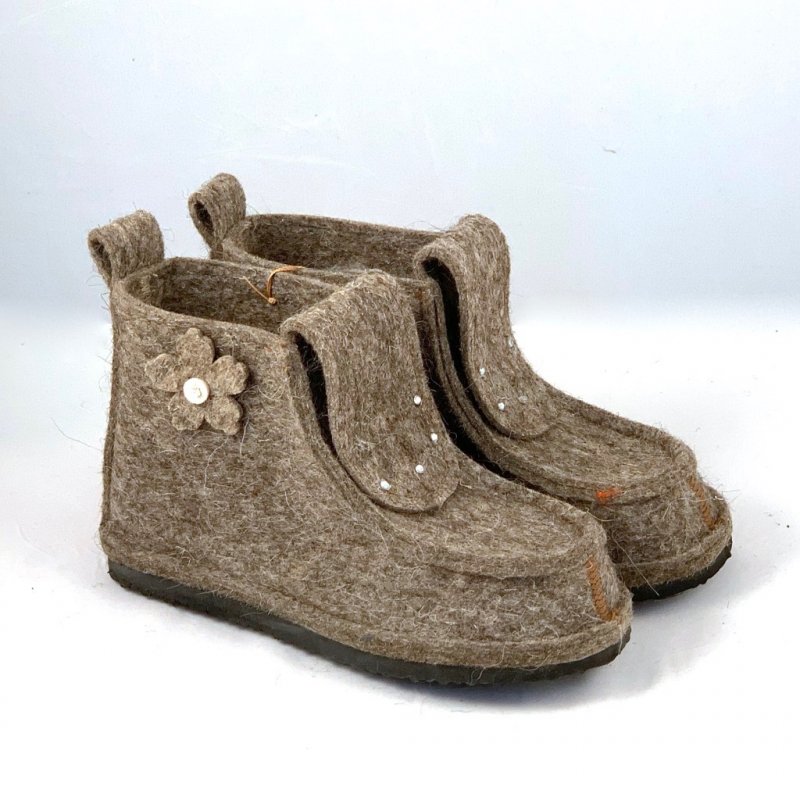 Valenki for women with thermoplastic soles